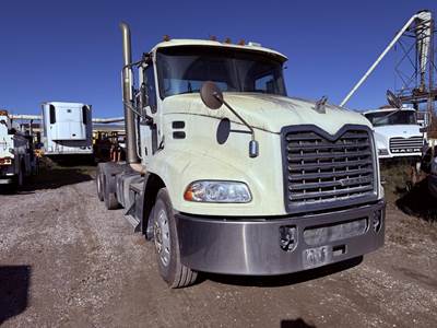 2015 Mack Pinnacle CXU613 Day Cab Truck - MP7 415HP, Automatic For Sale ...