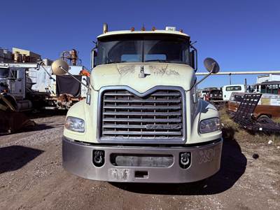 2015 Mack Pinnacle CXU613 Day Cab Truck - MP7 415HP, Automatic For Sale ...