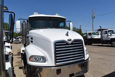 2005 Mack Vision CXN612 Single Axle Day Cab Truck - AC380 380HP, 10 ...