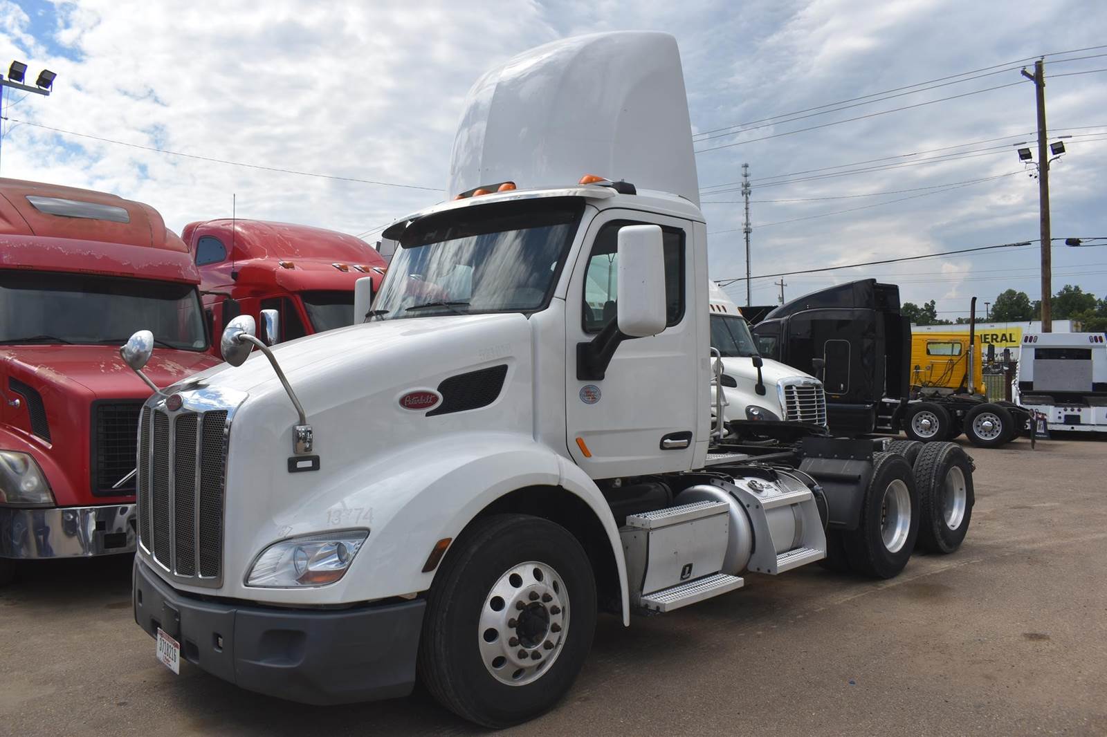 2018 Peterbilt 579 Day Cab Truck - Paccar 455HP, 10 Speed Ultrashift ...