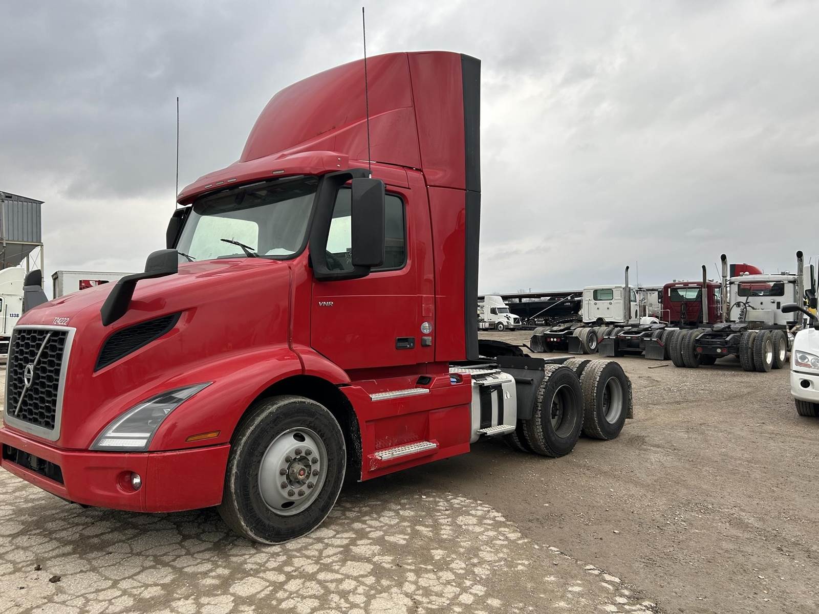 2020 Volvo VNR64T300 Day Cab Truck - D13 405HP, 12 Speed I Shift Amt ...