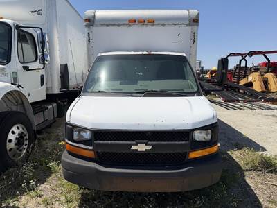2011 Chevrolet Express 3500 12 ft Box Truck - Automatic, Roll up Door ...