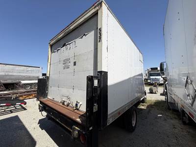 2011 Chevrolet Express 3500 12 ft Box Truck - Automatic, Roll up Door ...