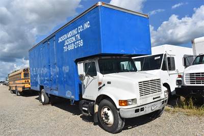 2001 International 4700 26 ft Box Truck - 210HP, 6+1 Speed Manual ...