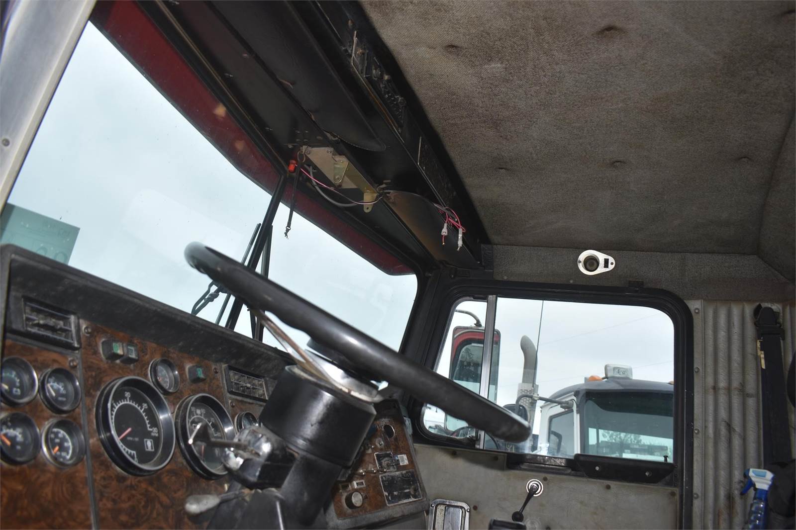 1989 Kenworth T600 Tri Axle Dump Truck - Cummins 400HP, 9 Speed Manual, 16' Dump For Sale ...