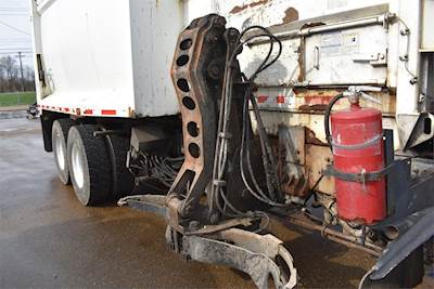2010 Mack LEU613 Tandem Axle Garbage Truck - MP-7, 395HP, Automatic For ...