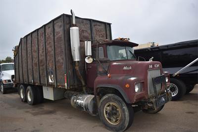 1974 Mack DM685S Tandem Axle Grapple Truck - E-6, 300HP, 6 Speed Manual For Sale, 474,495 Miles ...