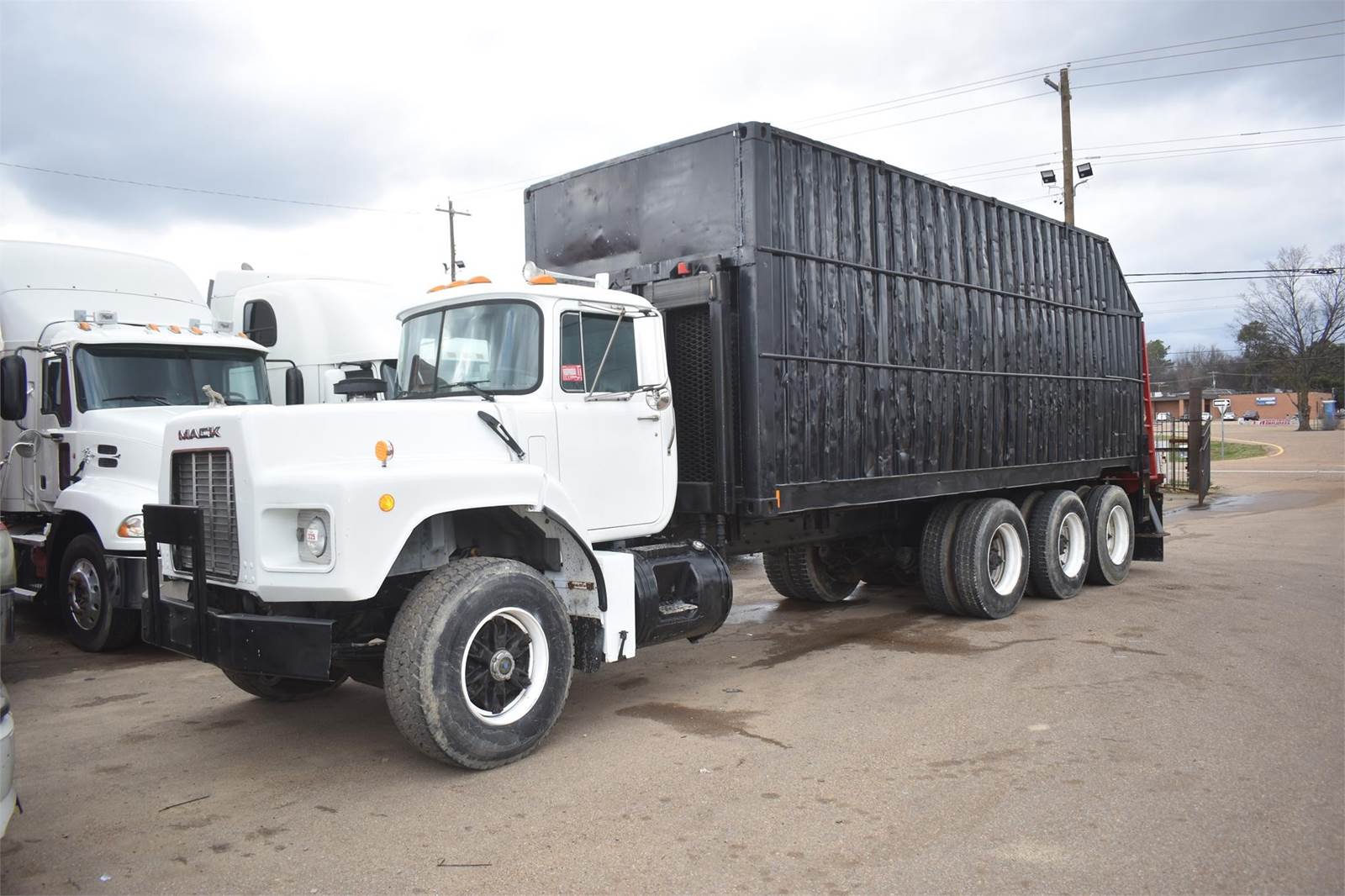 1999 Mack RB688S Tri Axle Grapple Truck - E7, 350HP, 8Ll Manual For ...