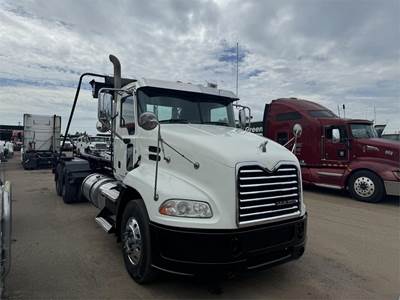 2017 Mack Pinnacle CXU613 Roll Off Truck - 335HP, Automatic For Sale ...