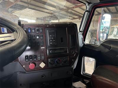 2011 Mack Pinnacle CXU613 Sleeper Semi Truck - 60" Mid Roof Sleeper ...