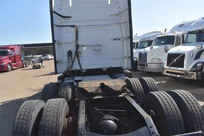 2016 Volvo VNL64T670 Sleeper Semi Truck - 74" Raised Roof Sleeper, D13 475HP, 12 Speed I Shift ...