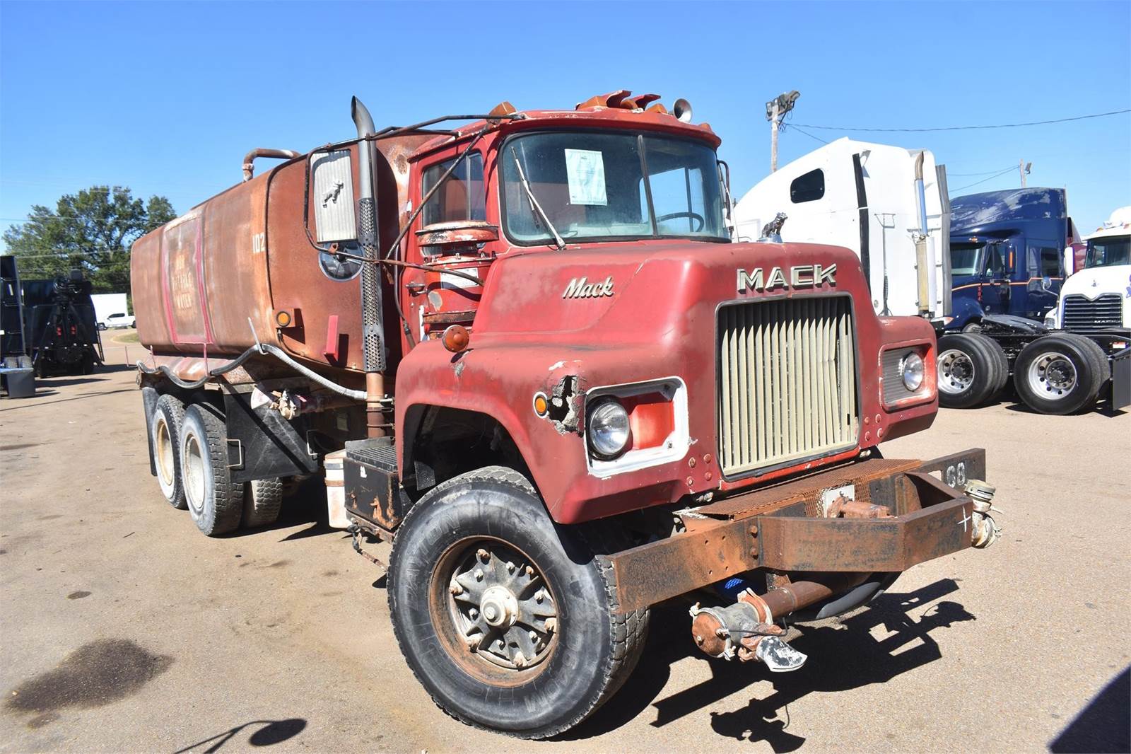 1987 Mack DM685S 4000 Gallon Water Truck - 300HP, 6 Speed Manual For Sale, 85,569 Miles ...