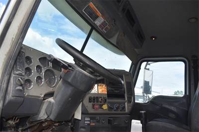 2008 Mack Pinnacle CHU613 3200 Gallon Water Truck - MP8 435HP, 10 Speed ...