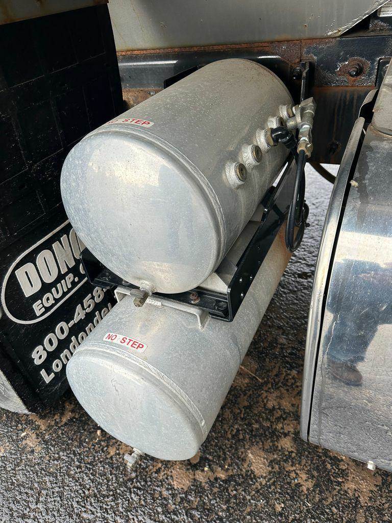 2017 Mack Granite GU713 Air Tank for a Mack GU713 For Sale ...