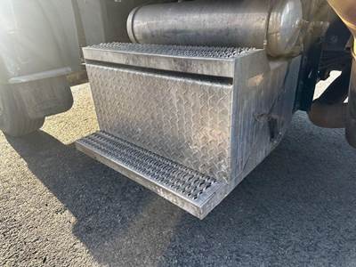 2018 Peterbilt 389 Left Battery Box For Sale | Morrisville, NY | 11541 ...
