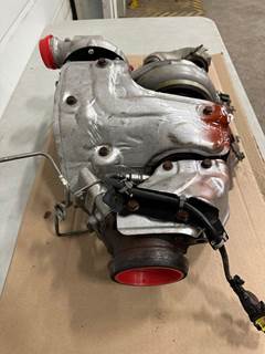2020 Detroit DD8 Turbocharger / Supercharger for a Freightliner M2 106 ...