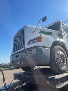 Freightliner FLD120 Hood For Sale | Winger, MN | 3809001 ...