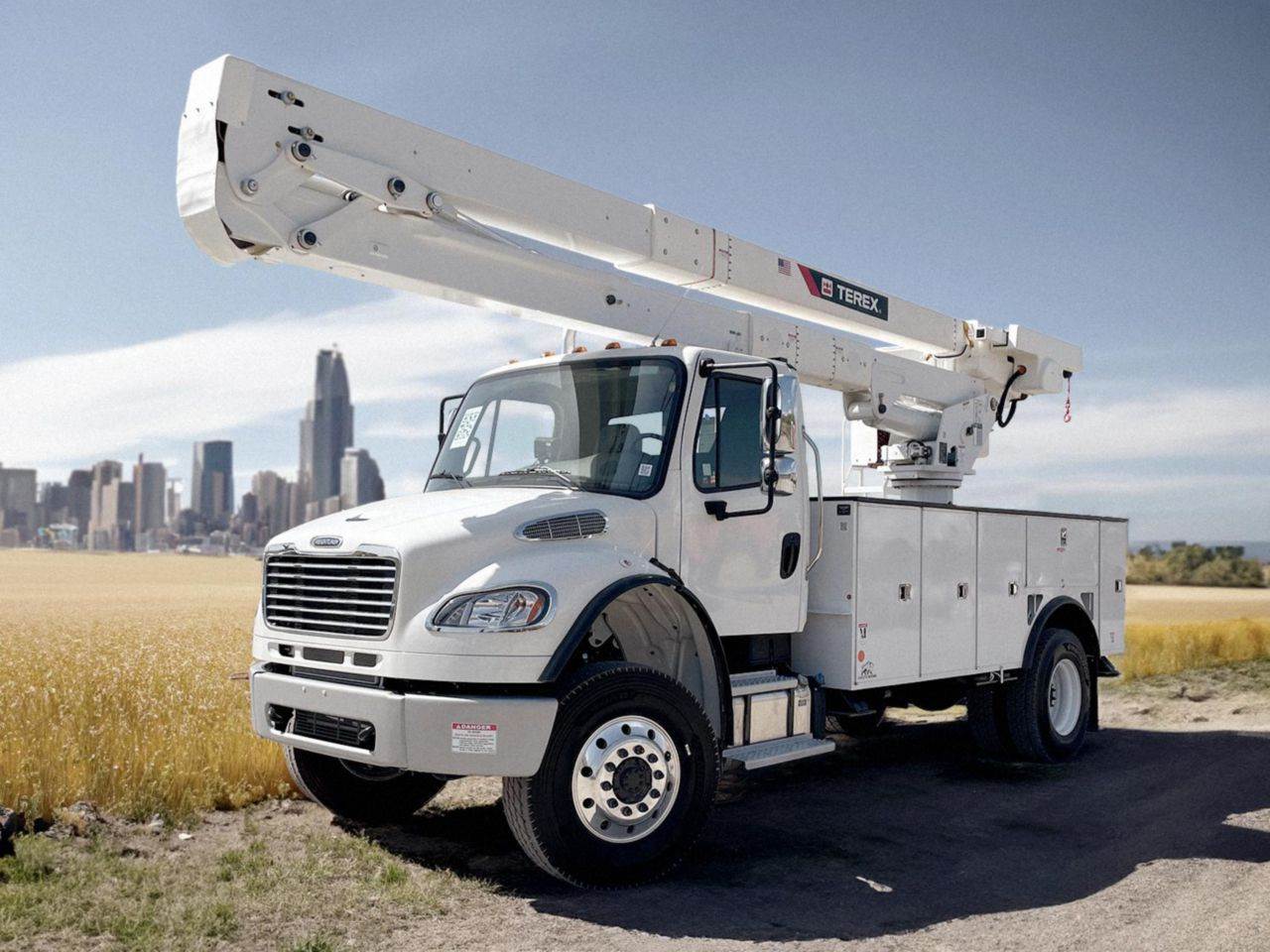 2024 Freightliner M2 106 Boom / Bucket Truck - 300HP For Sale | Kansas ...