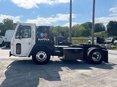 2024 BATTLE MOTORS LNT Day Cab Truck - Cascadia 440HP For Sale, 15 ...