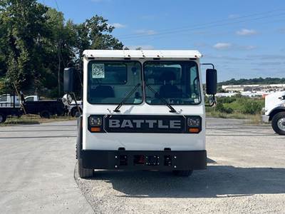 2024 BATTLE MOTORS LNT Day Cab Truck - Cascadia 440HP For Sale, 15 ...