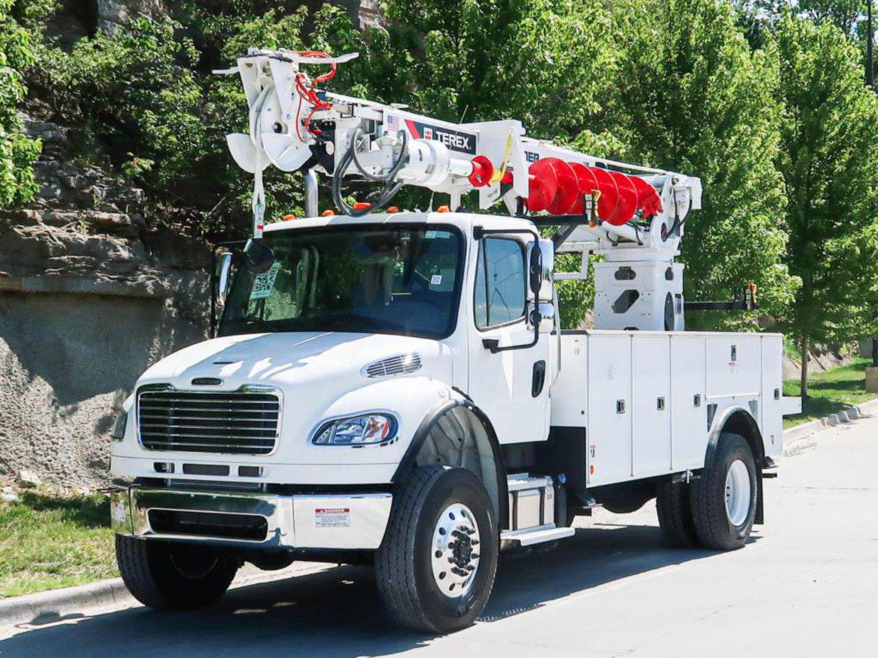 2024 Freightliner M2 106 Digger Derrick Truck - Cummins, 300HP For Sale ...
