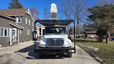 2011 INTERNATIONAL DURASTAR 4300 124K & ALTEC 60' M.H INSULATED BOOM ...
