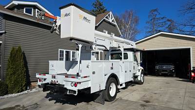 2011 INTERNATIONAL DURASTAR 4300 124K & ALTEC 60' M.H INSULATED BOOM ...