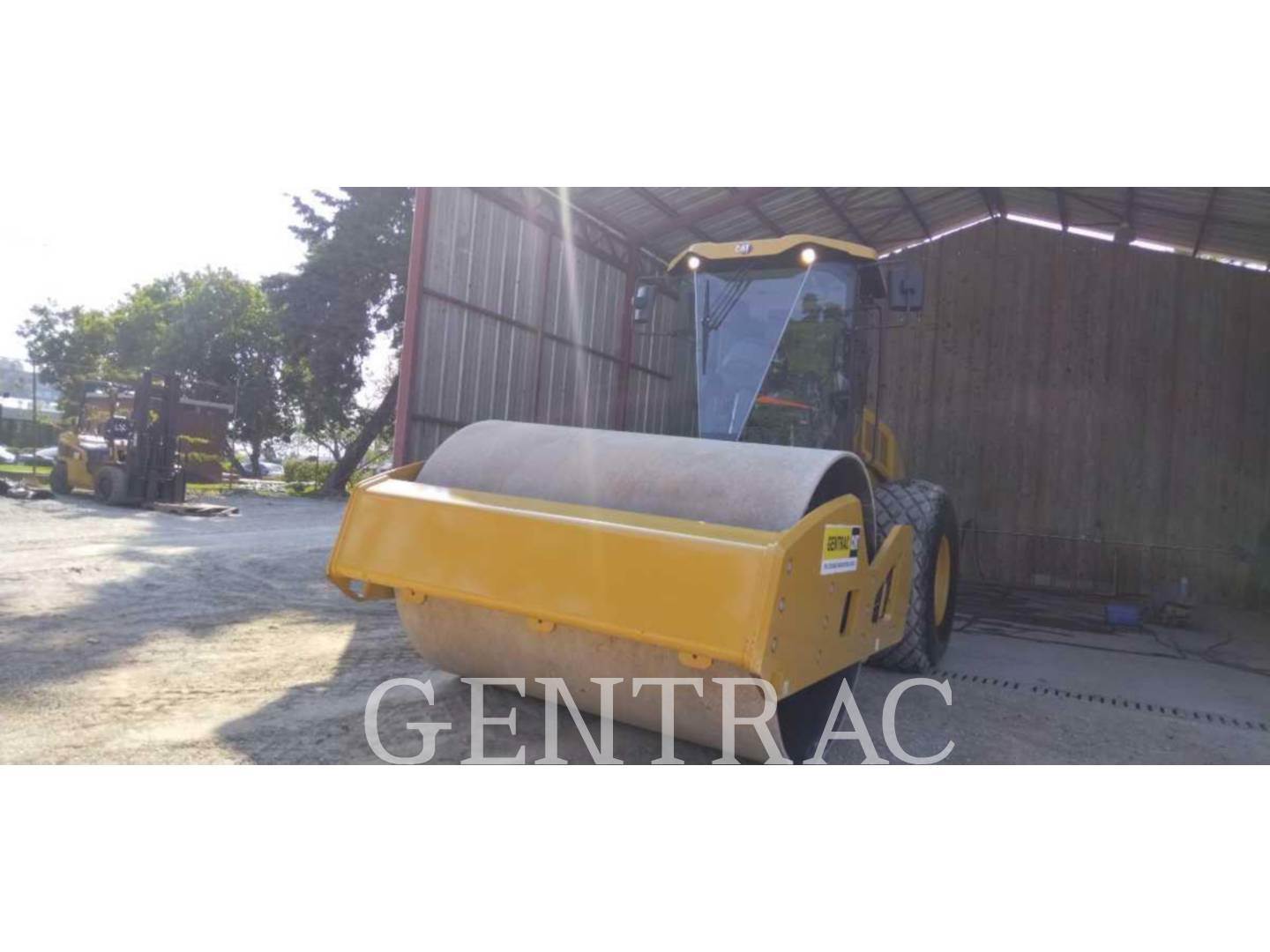 2022 Caterpillar CS11GC Smooth Drum Roller Compactor For Sale, 400 ...