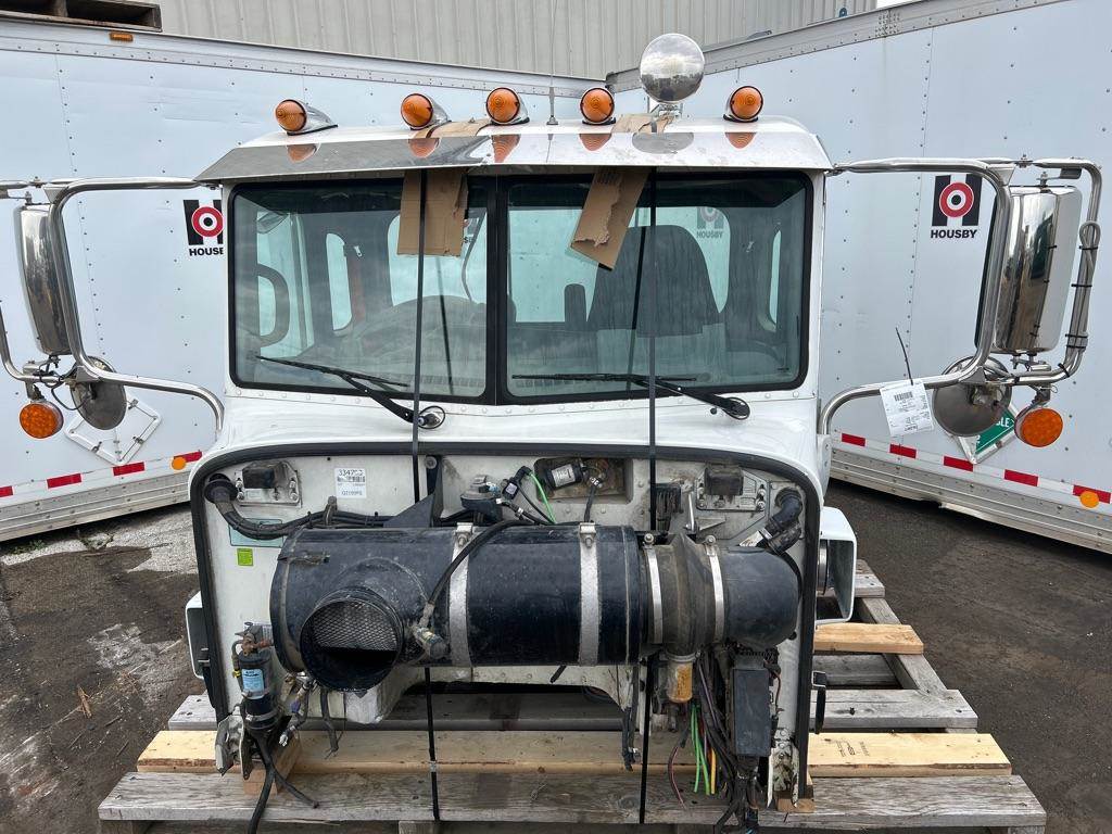 2016 Peterbilt 365 Cab Assembly for a Peterbilt N/A For Sale | Des ...