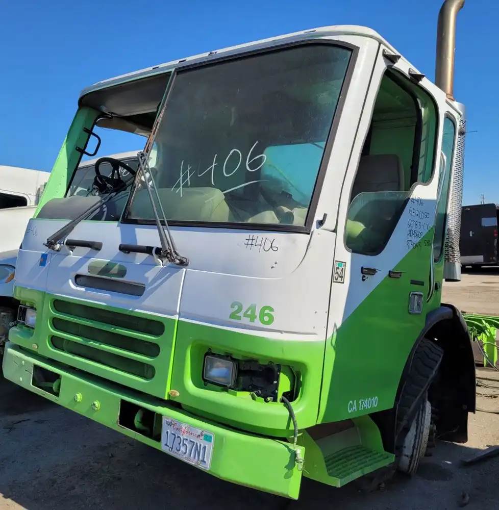 Freightliner Condor Cab Assembly for a 2004 Freightliner CONDOR LOW CAB ...