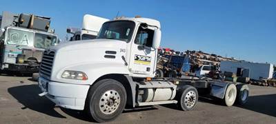 Mack Vision CX613 Cab Assembly for a 2001 Mack CX613 Vision For Sale ...