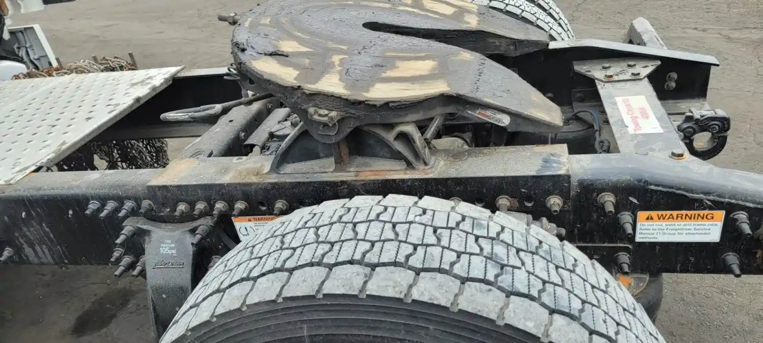 Holland STATIONARY Fifth Wheel for a 2019 Freightliner Cascadia 125 For ...