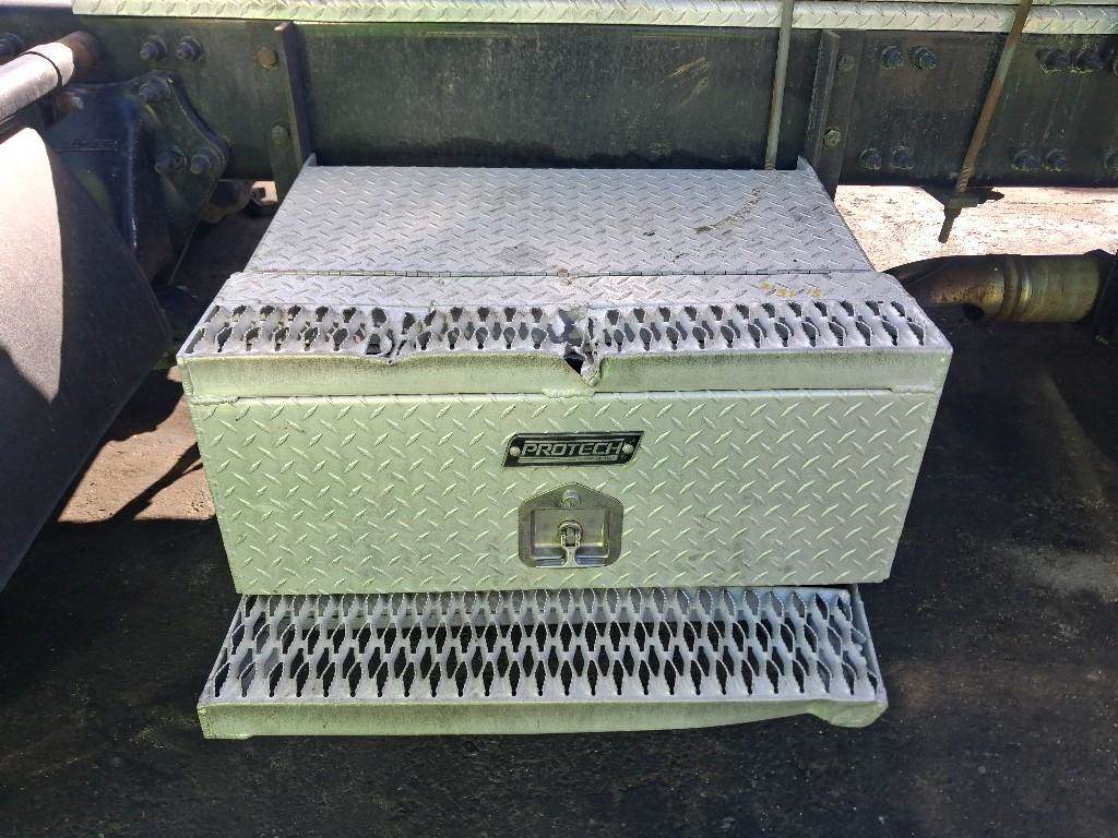 2020 Freightliner Cascadia Tool Box For Sale | Fresno, CA | 4273-7 ...