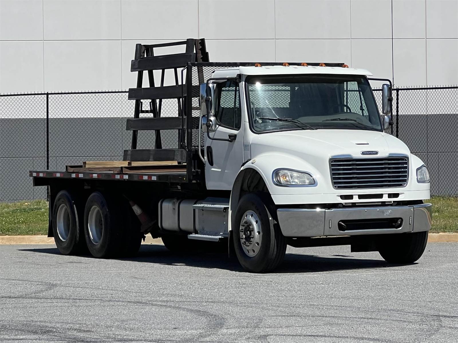 2019 Freightliner M2 106 Tandem Axle 20 ft Flatbed Truck - 350HP ...