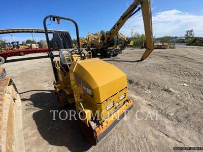 2018 Caterpillar CB1.8 Smooth Drum Roller Compactor For Sale, 5,555 ...