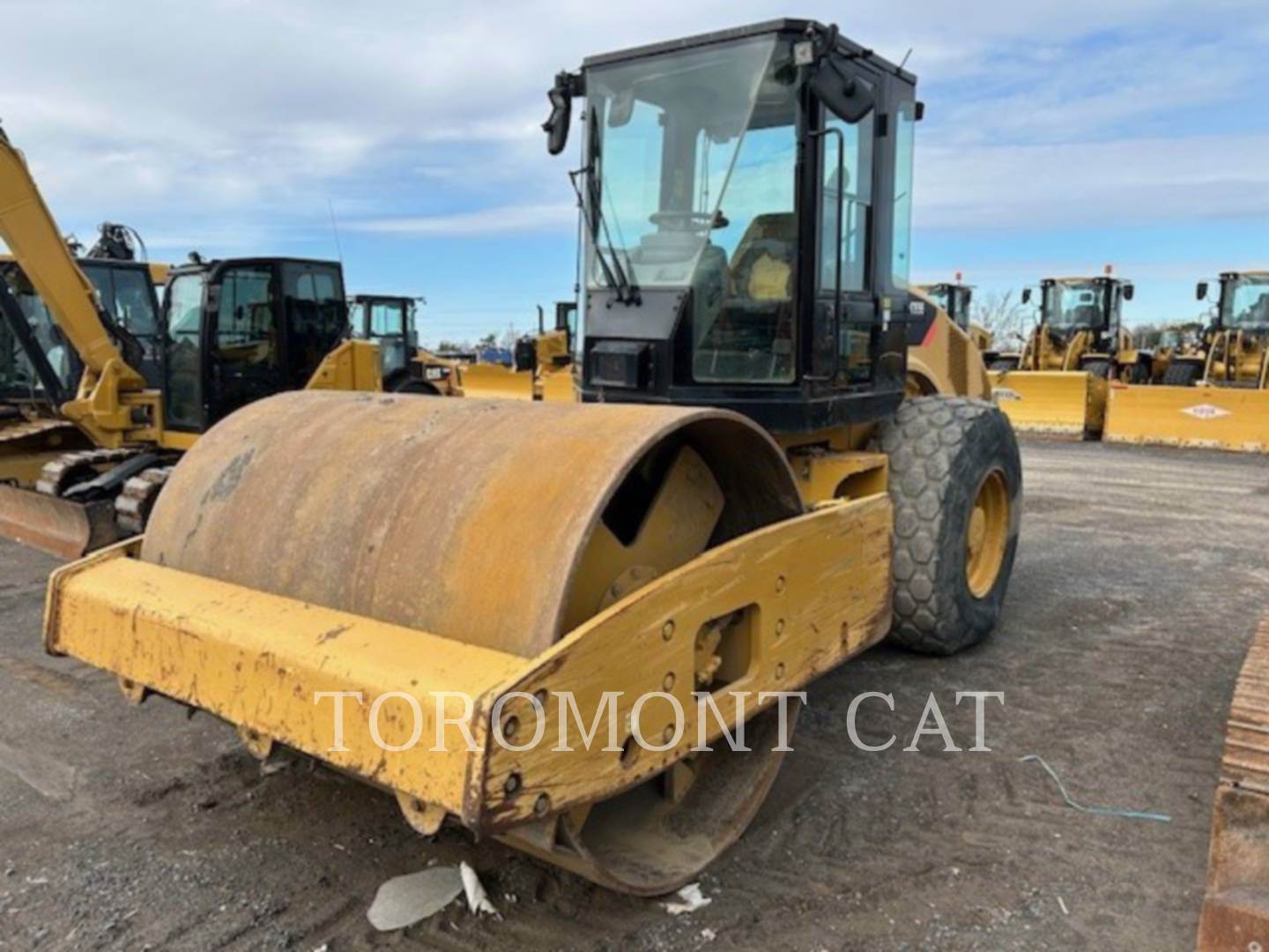 2011 Caterpillar CS56 Smooth Drum Roller Compactor For Sale, 4,795 ...
