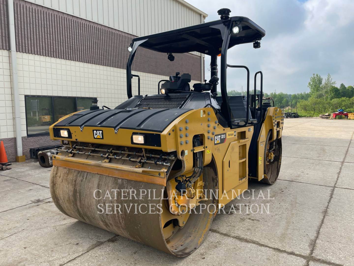 2021 Caterpillar CB13 Tandem Vibratory Roller For Sale, 1,236 Hours ...