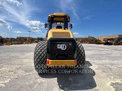 2022 Caterpillar CS10GC Smooth Drum Roller Compactor For Sale, 671 ...