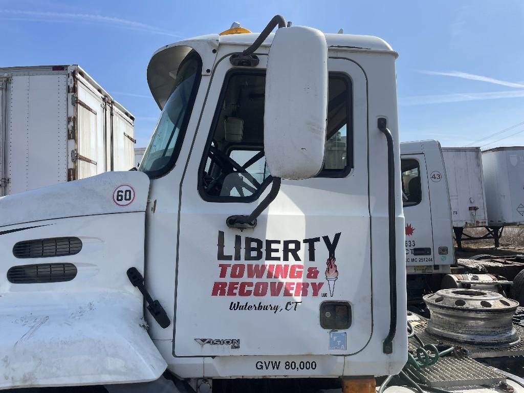 2004 Mack Vision CX613 Front Door Assembly for a Mack CX613 VISION For ...