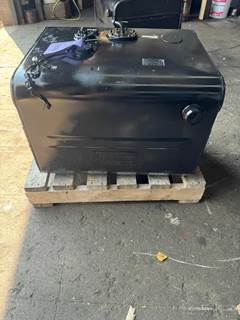 Fuel Tanks For Sale - Semi Truck / Commercial Truck Fuel Tanks ...