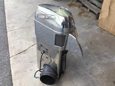International LoneStar Air Cleaner / Air Filter Housing For Sale ...