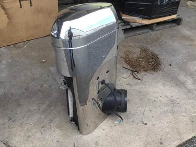 International LoneStar Air Cleaner / Air Filter Housing For Sale ...