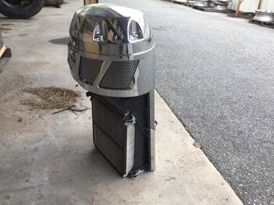 International LoneStar Air Cleaner / Air Filter Housing For Sale ...