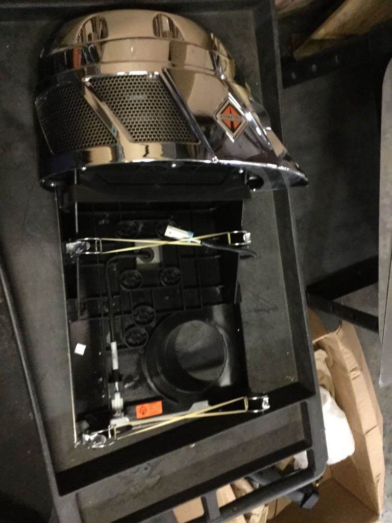 International LoneStar Air Cleaner / Air Filter Housing For Sale ...