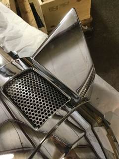 International LoneStar Air Cleaner / Air Filter Housing For Sale ...