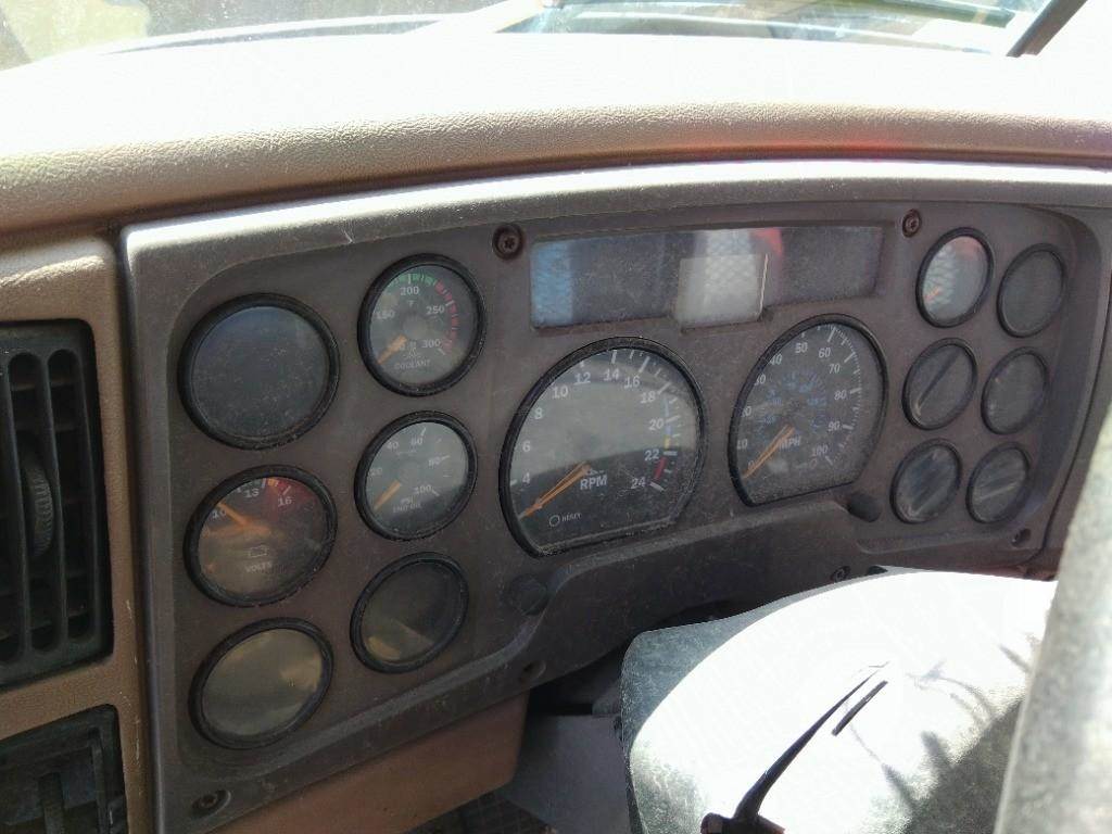 2005 Mack Granite CV713 Instrument Panel Cluster for a Mack CV713 For ...