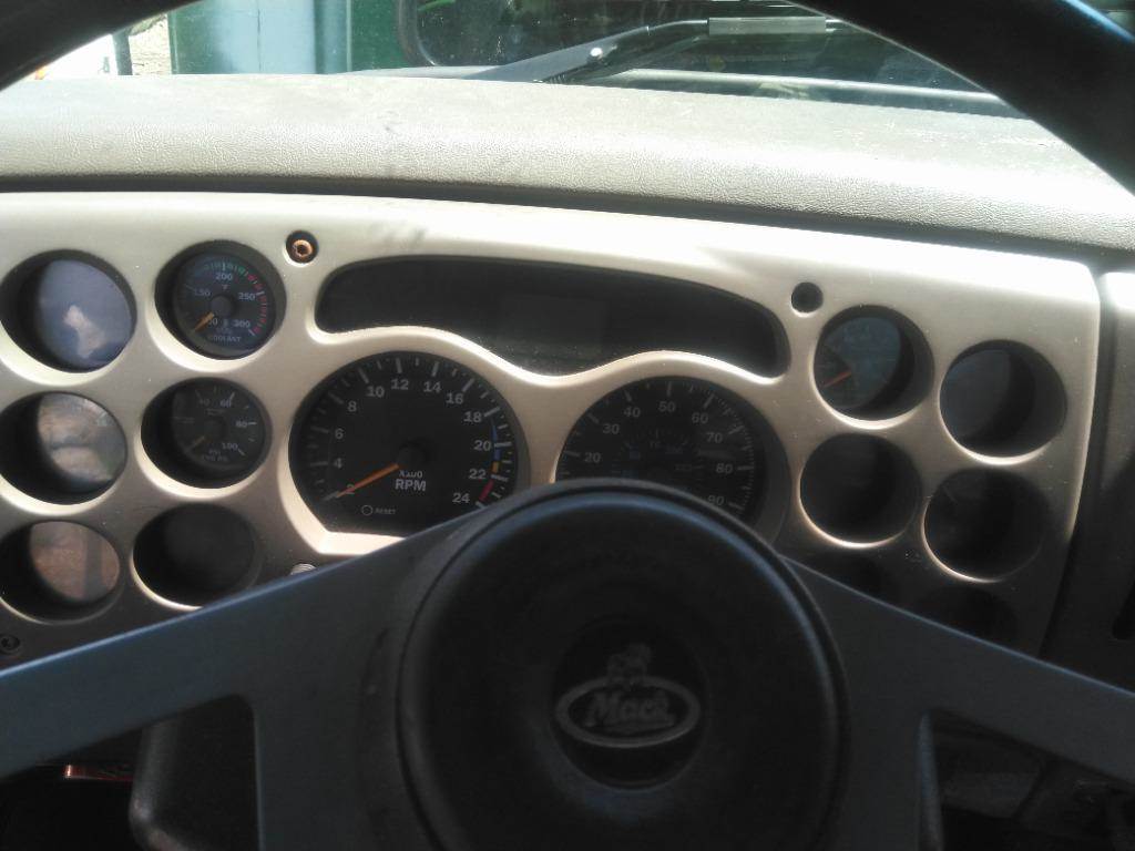 2005 Mack Vision CXN612 Instrument Panel Cluster for a Mack CXN612 For ...
