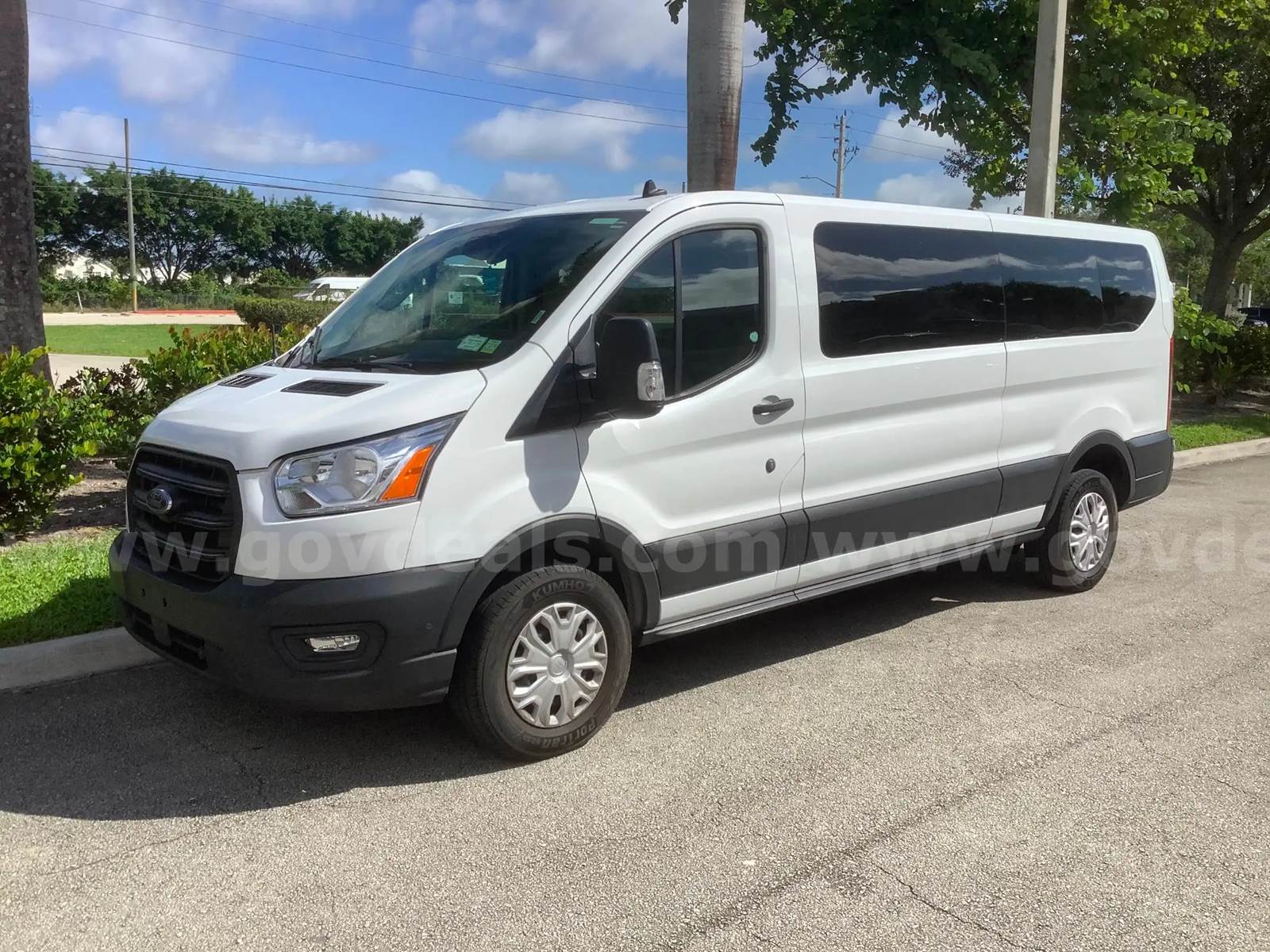 2022 Ford Transit 350 Wagon Low Roof XLT w/Sliding Pass. 148-in. WB, 12 ...