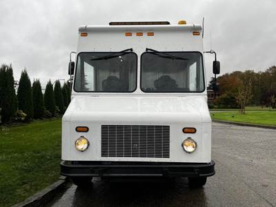 2005 Workhorse W-Series Service Cargo Step Van With shelving For Sale ...
