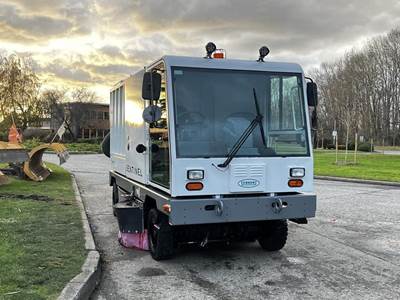 2007 Tennant Sentinel Vacuum Sweeper with Dump For Sale, 27,172 ...